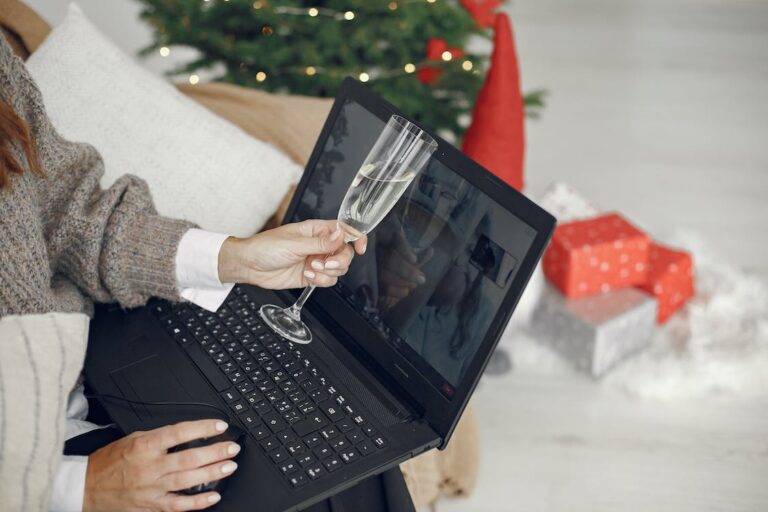 6 Cool Tech Gifts ideas for Christmas 2021